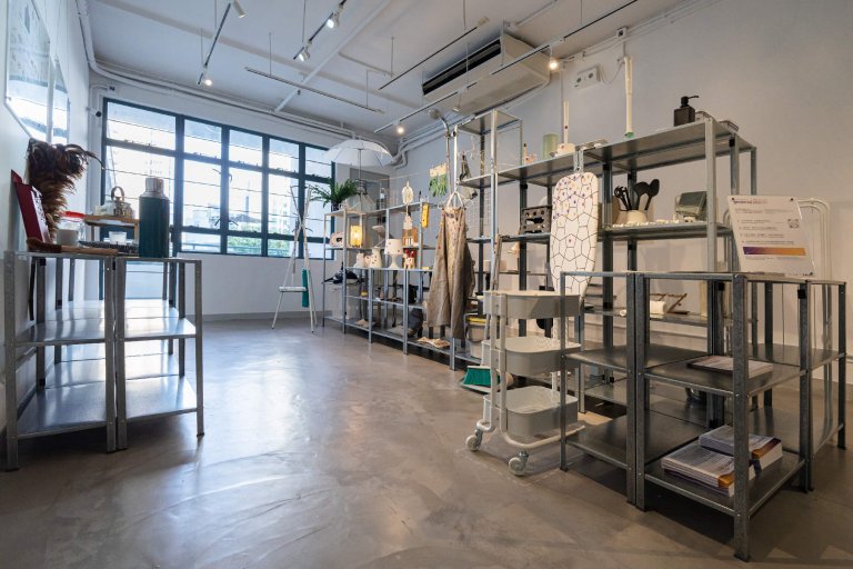 Curiosity Cabinet of Gendered Objects (home edition) - deTour 2022